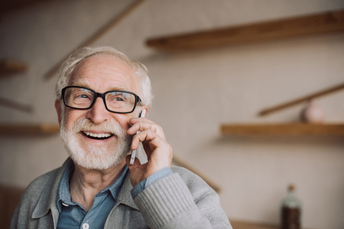 Savvy Senior: Cheap, basic cellphone plans for penny-pinching seniors ...